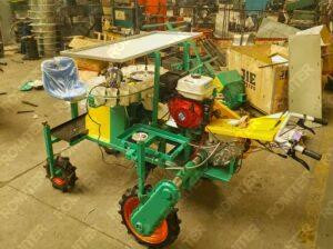 Gasoline Engine Driven Onion Seedling Planter Machine Onion Peeling